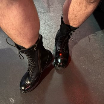 MR. S LEATHER - Updated December 2025 - 127 Photos & 234 Reviews - 385 ...