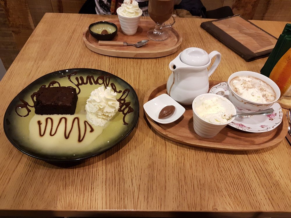 CHOCO JUNGLE BAR - 23 Photos - Vlamingstraat 31, Brugge, West ...