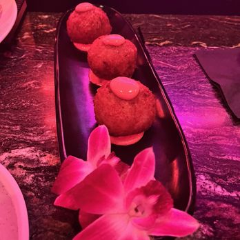 BOSKÉ - Updated July 2025 - 160 Photos & 56 Reviews - 2843 Steinway St ...