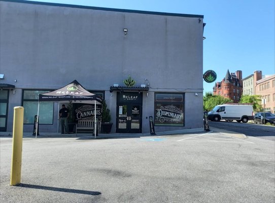 RELEAF SHOP - Updated June 2025 - 51 Photos & 45 Reviews - 1114 ...