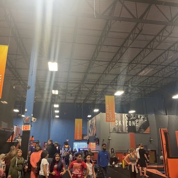 SKY ZONE TRAMPOLINE PARK - Updated July 2025 - 51 Photos & 49 Reviews ...