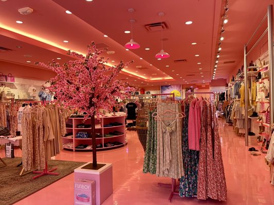 ROLLING RACK BOUTIQUE - Updated November 2025 - 30 Photos - 28 Reviews ...