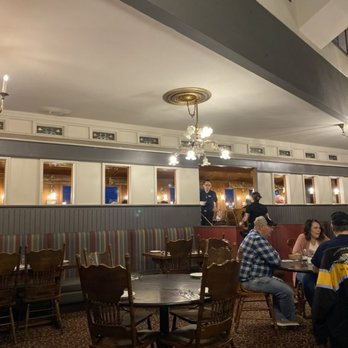 THE OLD SPAGHETTI FACTORY - Updated January 2025 - 221 Idylwyld Drive N ...