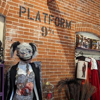 THE WIZARD’S CHEST - Updated January 2025 - 239 Photos & Average of 4.5 ...