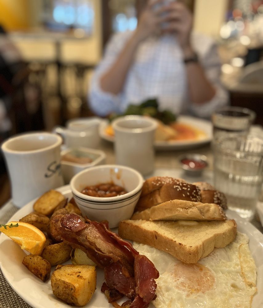 THE SENATOR - 511 Photos & 492 Reviews - 249 Victoria Street, Toronto ...