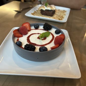 THE KITCHEN TABLE - 480 Photos & 215 Reviews - 530 W Plumb Ln, Reno ...