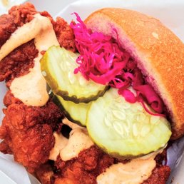 PRETTY BIRD HOT CHICKEN - DOWNTOWN - Updated November 2025 - 994 Photos ...