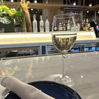 THE FINCH - Updated June 2024 - 231 Photos & 166 Reviews - 5307 East ...