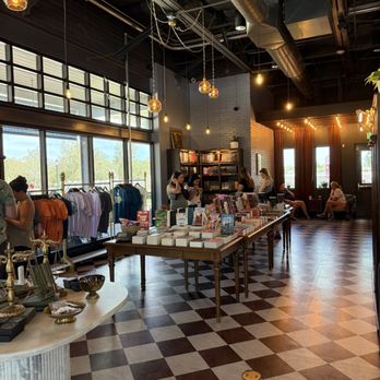 THE BOOKISH SHOP - Updated July 2025 - 108 Photos & 41 Reviews - 60 W ...