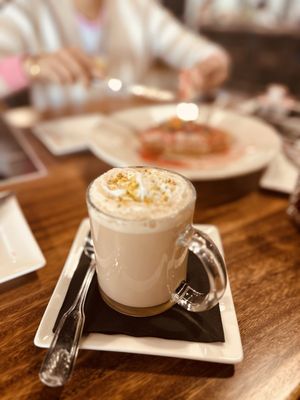 HEADQUARTERS BAR & EATERY - Updated December 2025 - 235 Photos & 102 ...