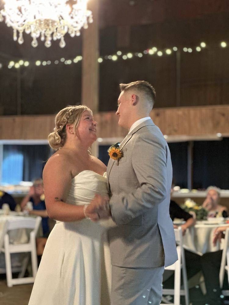 THE WILLOW TREE - Updated January 2026 - 12 Photos & 15 Reviews - 1900 ...