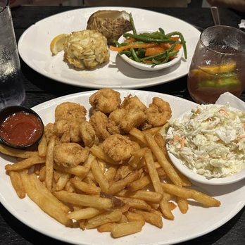 THE LIGHTHOUSE RESTAURANT & DOCK BAR - Updated June 2025 - 550 Photos ...