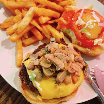 BON’S OFF BROADWAY - Updated December 2024 - 346 Photos & 279 Reviews ...