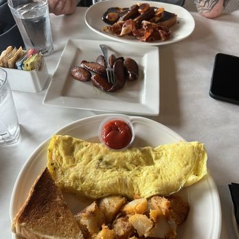 CAFE TOUCHE FRENCH BISTRO & WINE BAR - Updated November 2024 - 294 ...