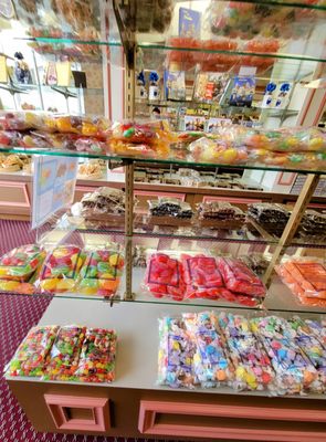 ANTHONY-THOMAS CANDY SHOPPES - Updated December 2025 - 11 Photos & 13 ...