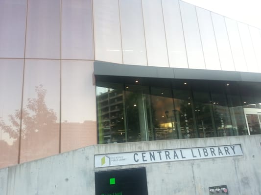 DES MOINES PUBLIC LIBRARY - Updated October 2025 - 20 Photos & 17 ...