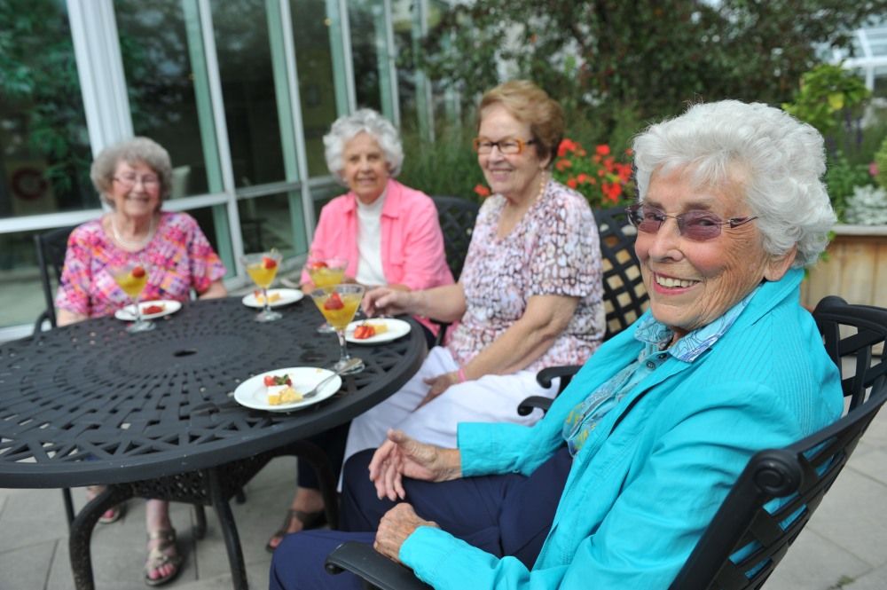 RED OAK RETIREMENT RESIDENCE - Updated September 2024 - 3501 Campeau ...