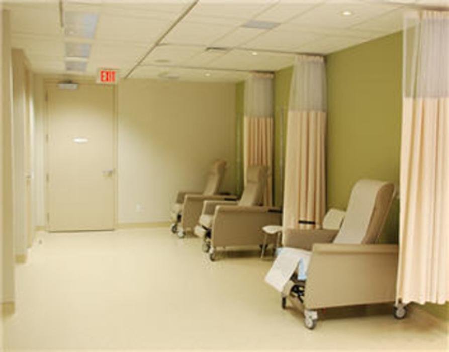 REPROMED - Updated October 2024 - 11 Photos - 56 Aberfoyle Crescent ...