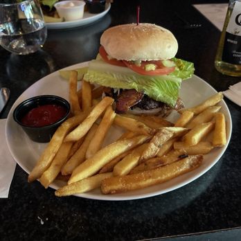 HAL’S BAR AND GRILL - Updated December 2025 - 175 Photos & 255 Reviews ...