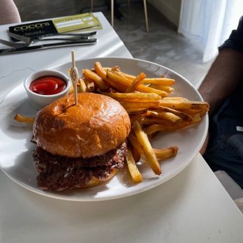 COCO’S BISTRO - Updated June 2024 - 195 Photos & 300 Reviews - 250 ...