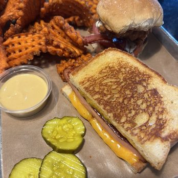 DEAD END BBQ - Updated January 2025 - 242 Photos & 387 Reviews - 3621 ...