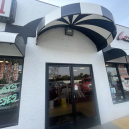 LASCARI’S DELI & BAKERY - Updated August 2025 - 518 Photos & 792 ...