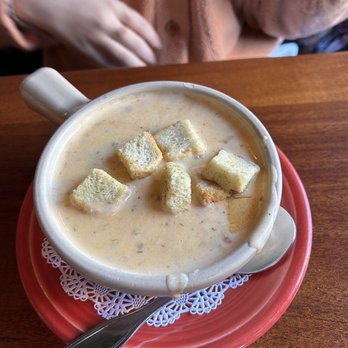 THE RED PARROT RESTAURANT - 1232 Photos & 1291 Reviews - 348 Thames St ...