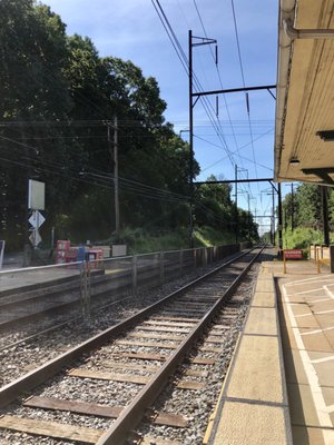 PENLLYN SEPTA TRAIN STATION - Updated January 2025 - 908 Pershing Rd ...