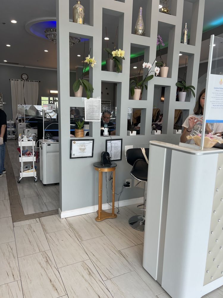 LAVISH NAILS & SPA - Updated July 2025 - 11 Reviews - 1476 Tiger Park ...