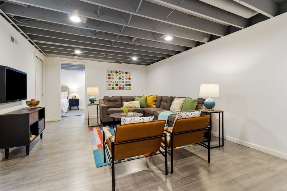 BLACK FOX COOPER - Updated September 2024 - 10 Photos - 2955 Marchbanks ...