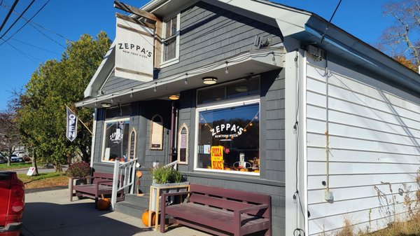 ZEPPA’S PIZZA - ELLSWORTH MAINE - Updated June 2024 - 55 Photos & 45 ...