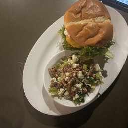 STATION 101 PUB & KITCHEN - Updated December 2025 - 307 Photos & 405 ...