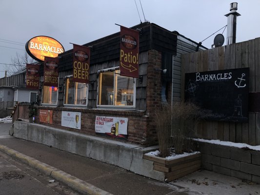 BARNACLES BEERHOUSE AND EATERY - Updated March 2025 - 170 William ...