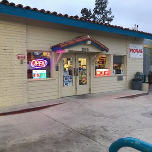 SHELL GAS MART - Updated July 2024 - 12 Photos & 10 Reviews - 125 ...