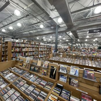 HALF PRICE BOOKS - Updated December 2025 - 231 Photos & 449 Reviews ...