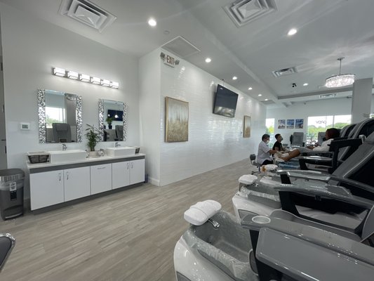 BEYOND NAILS & SPA - Updated May 2024 - 41 Photos & 43 Reviews - 1961 ...