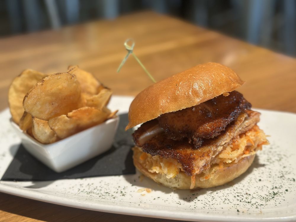 HUNNY’S RESTAURANT & BAR - Updated March 2026 - 104 Photos & 77 Reviews ...