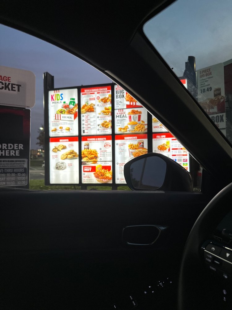 KFC - Updated February 2025 - 30 Reviews - 2830 S Douglas Blvd, Midwest ...