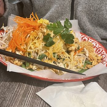 KIN THAI - Updated April 2025 - 142 Photos & 181 Reviews - 207 W 8th St ...