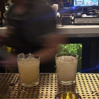 THE EDMON - Updated June 2024 - 518 Photos & 327 Reviews - 5168 Melrose ...