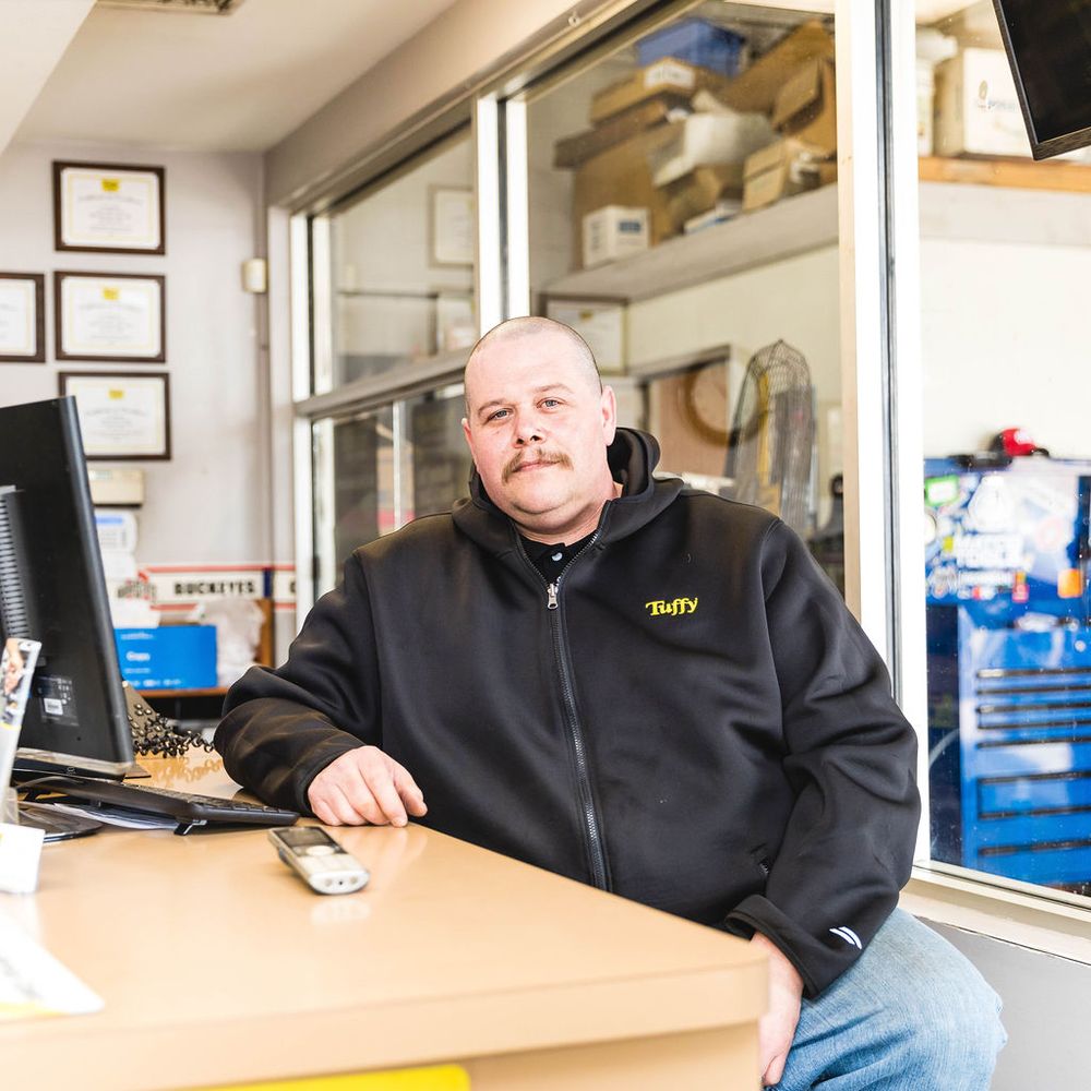 TUFFY TIRE & AUTO SERVICE CENTER - 55 Photos & 27 Reviews - 7854 Smoky ...