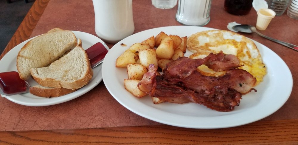 MAPLE LEAF PANCAKE HOUSE - Updated September 2024 - 12 Photos & 23 ...