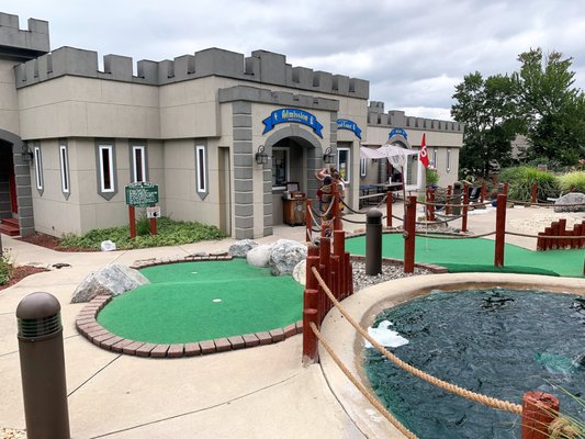 CASTLE COVE MINI GOLF & ARCADE - Updated August 2025 - 29 Photos & 30 ...