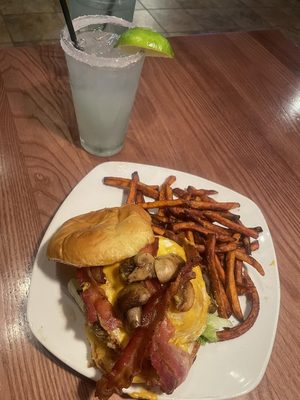 LOCOS GRILL & PUB, EASTSIDE - Updated June 2025 - 71 Photos & 90 ...