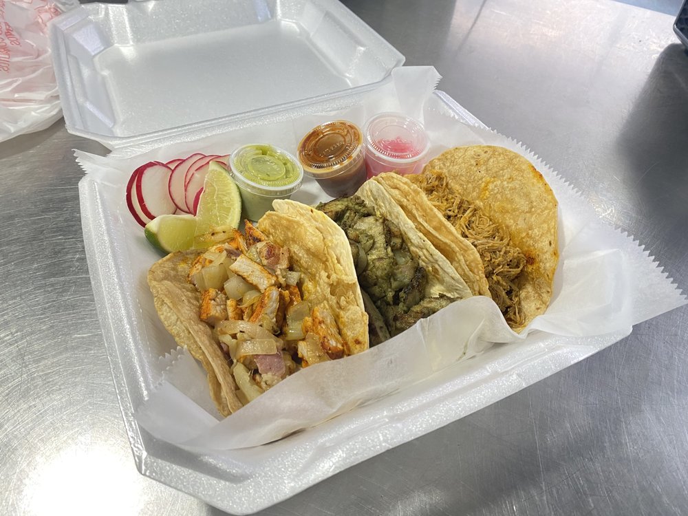 RIQUISIMO FOOD TRUCK - Updated December 2025 - 529 E Lewis And Clark ...