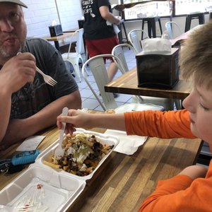 615 DELI - 27 Photos & 52 Reviews - Delis - 1703 Portland Ave ...