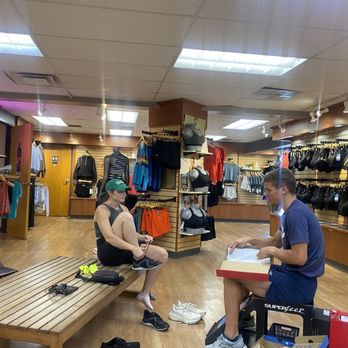 FLEET FEET - Updated October 2025 - 45 Photos & 65 Reviews - 1344 W ...