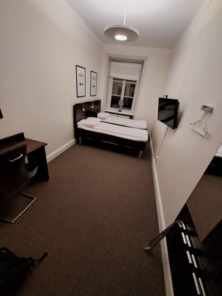 CASTLE HOUSE INN - Updated October 2025 - 23 Photos - Brunnsgränd 4 ...