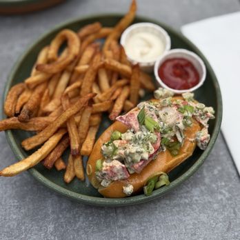 BAR DOMINION - Updated December 2025 - 1243 Rue Metcalfe, Montréal ...