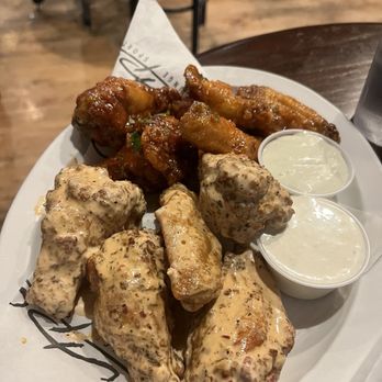 OUTPUT LOUNGE & SPORTS BAR - Updated April 2025 - 297 Photos & 496 ...